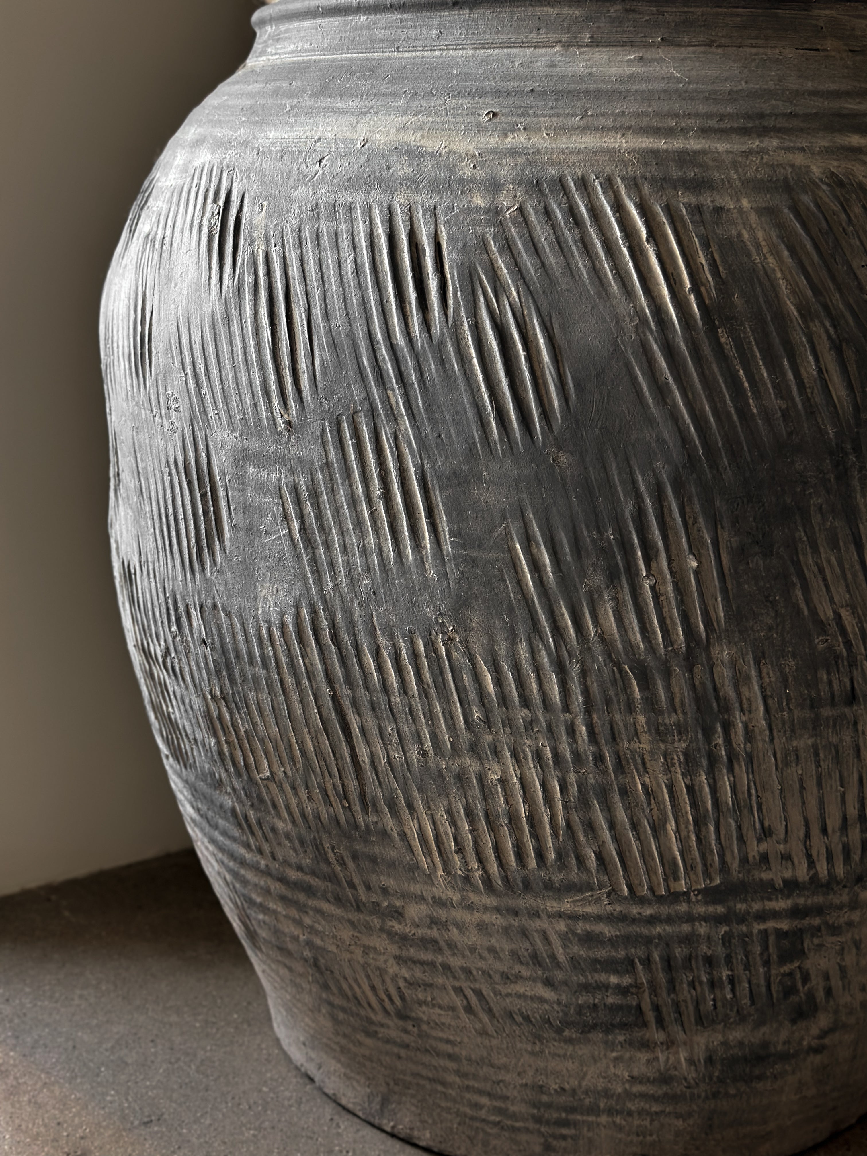 Large Chinese Water Pot – Lolointeriors