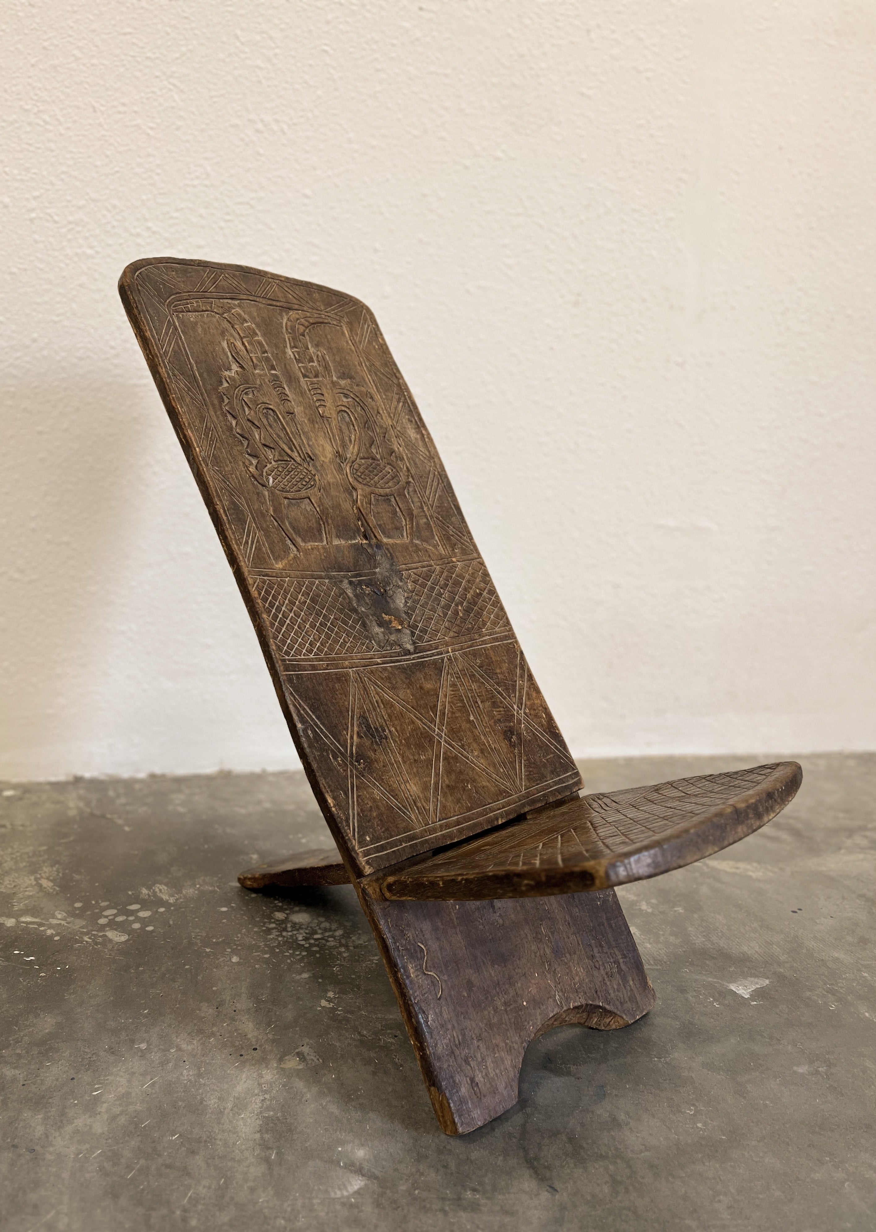 Mali Carved Folding Chair, Small – Lolointeriors