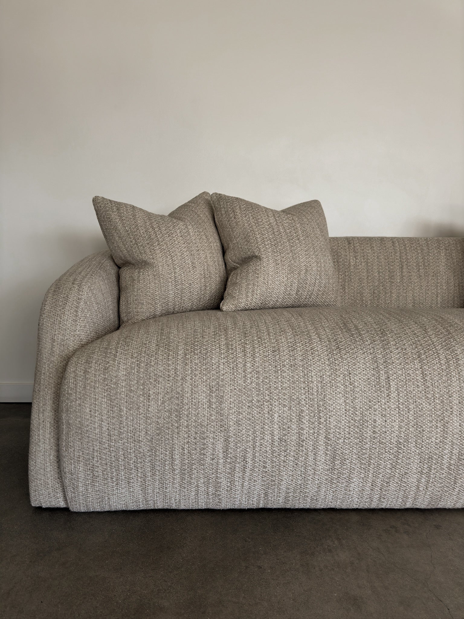 Theo Club Sofa – Lolointeriors