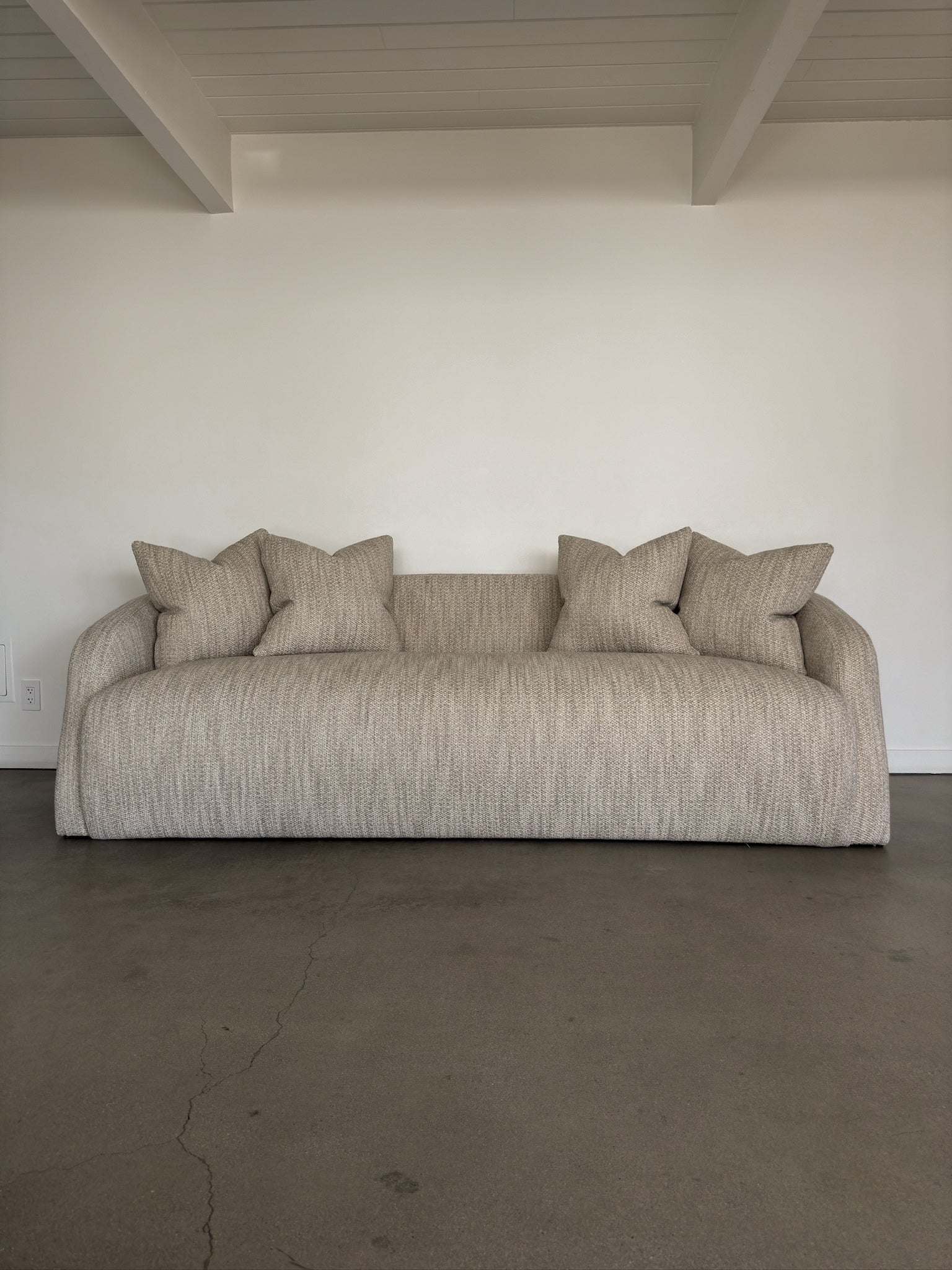 Theo Club Sofa – Lolointeriors