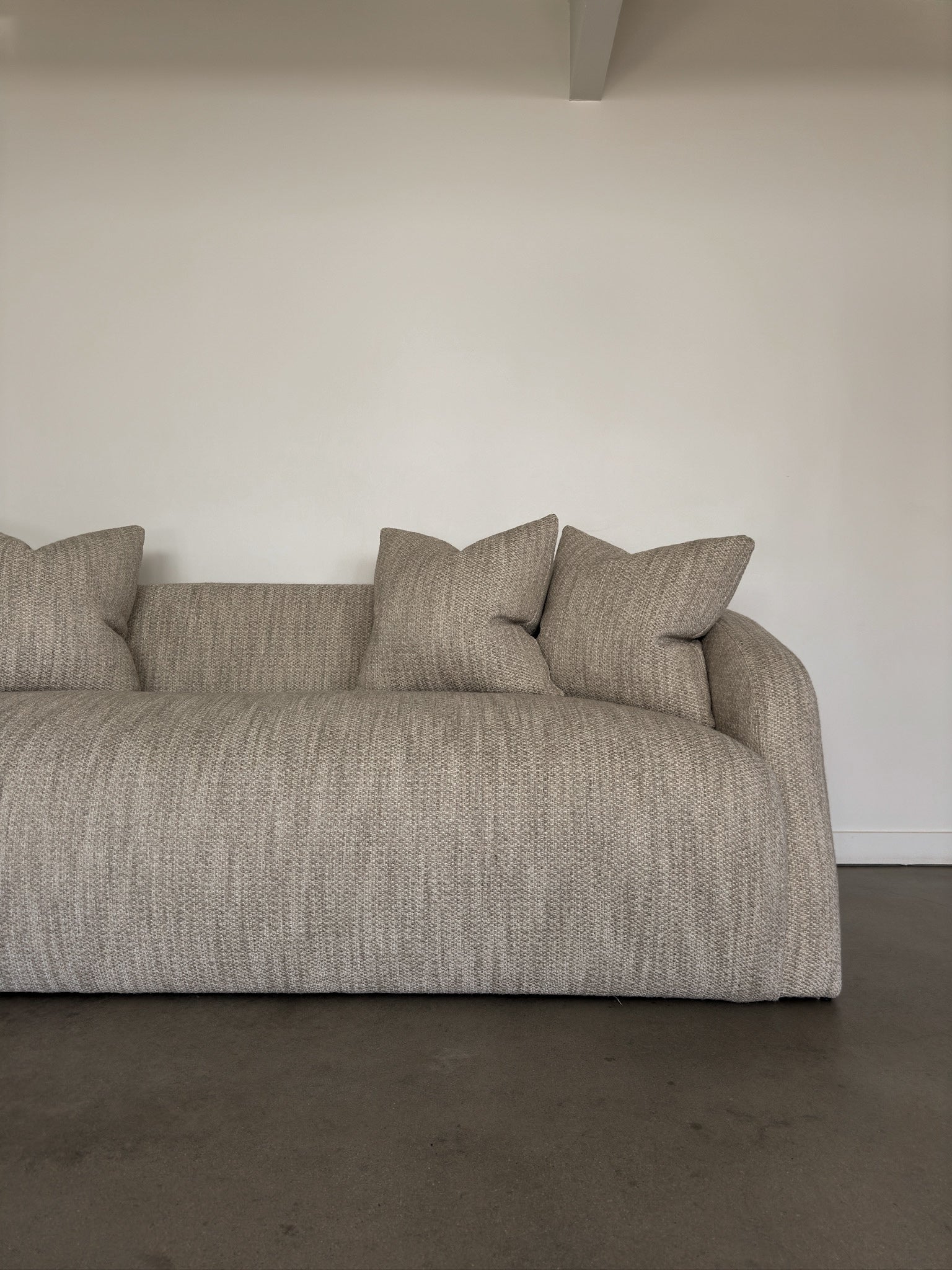 Theo Club Sofa – Lolointeriors
