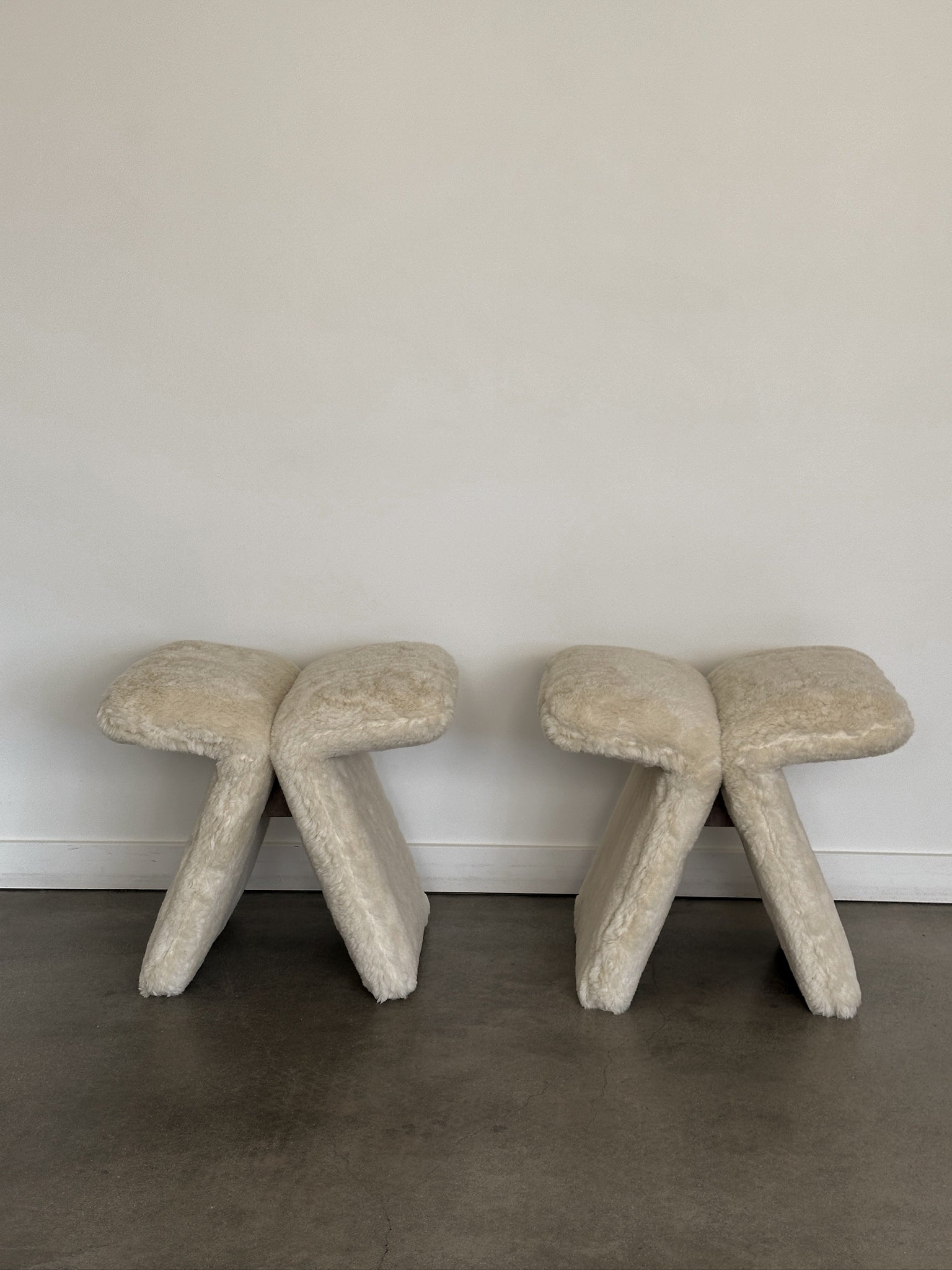Butterfly Upholstered Stool – Lolointeriors