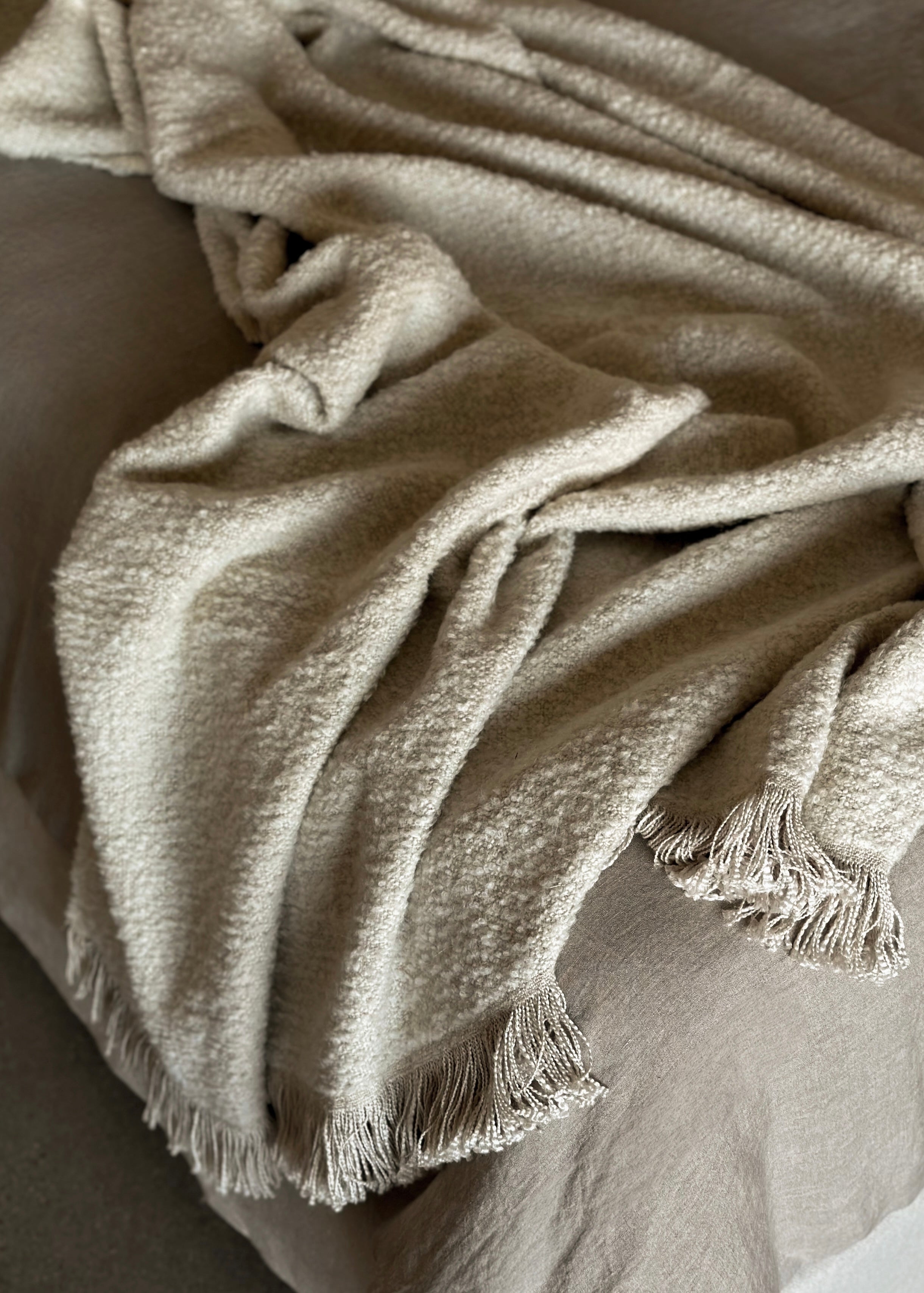 Bell Throw, Natural & Cream – Lolointeriors