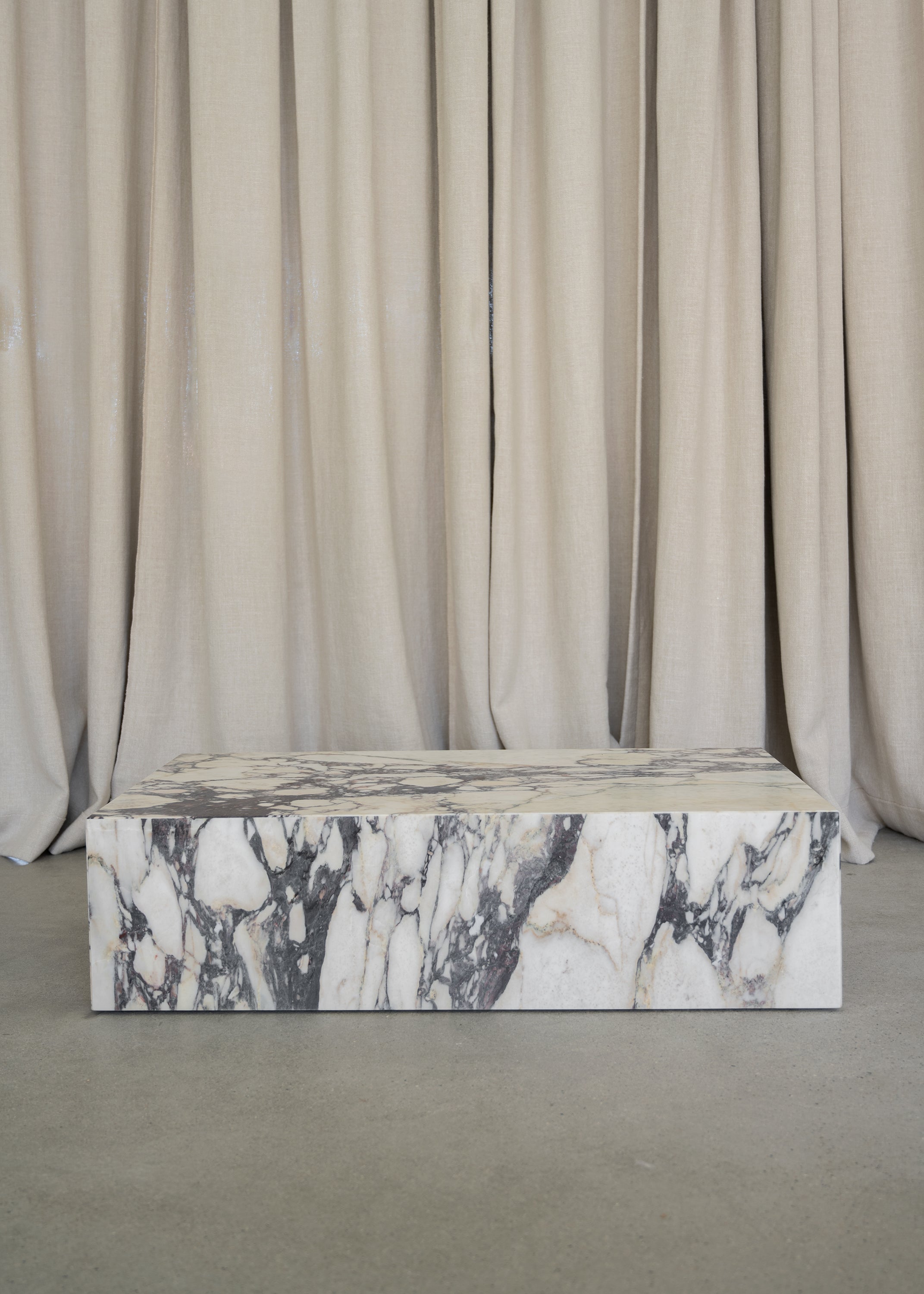 Marble Plinth – Lolointeriors