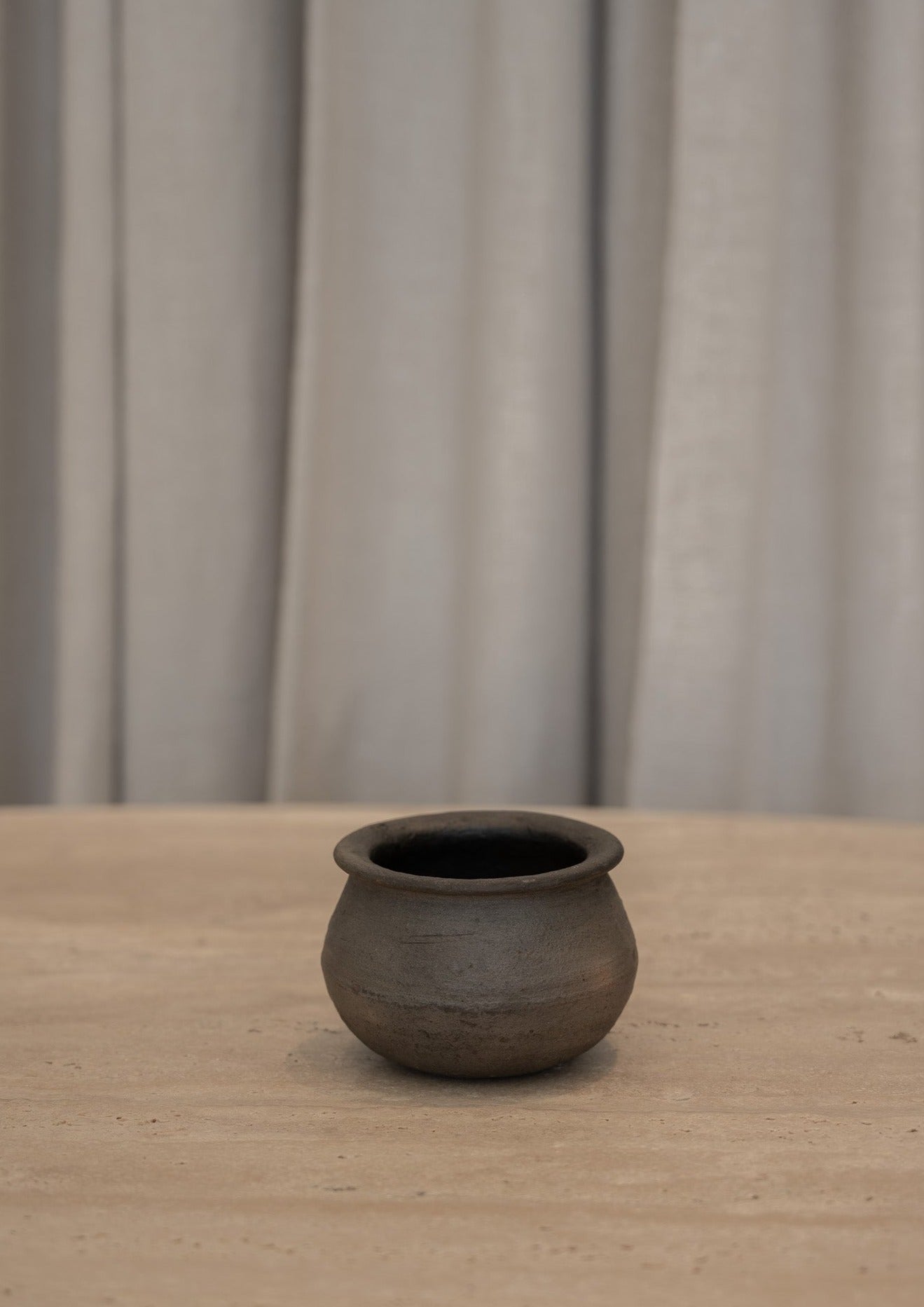 Vintage Clay Pot – Lolointeriors