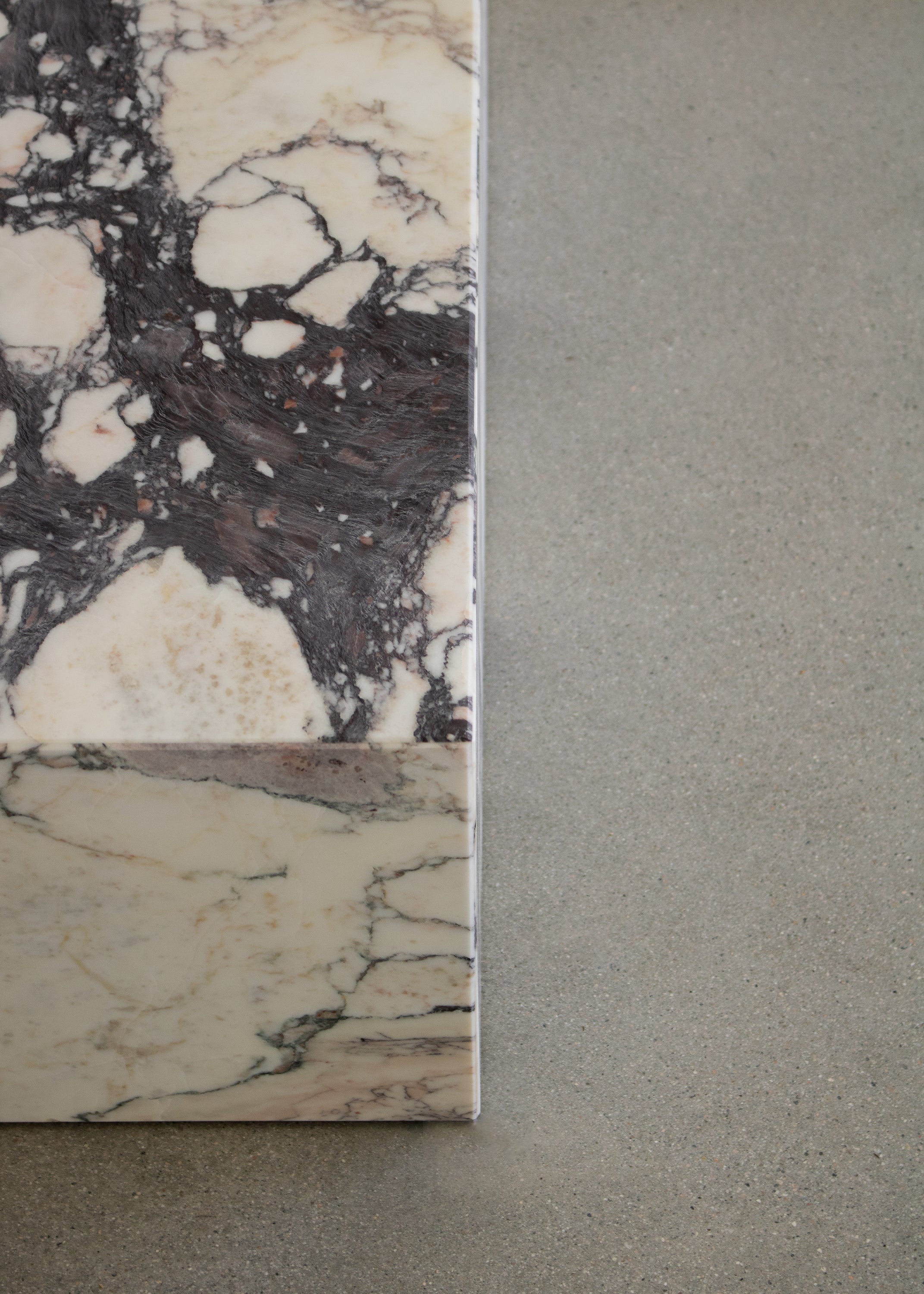 Marble Plinth – Lolointeriors